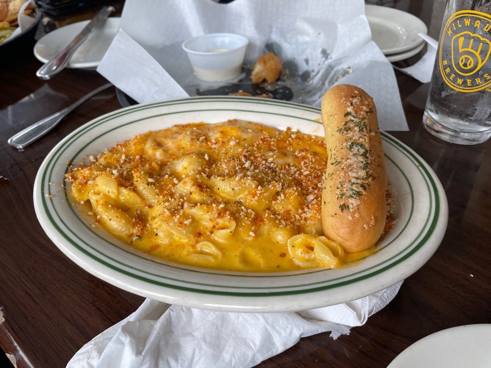 THE WATERFRONT PUB AND GRILL - Updated May 2024 - 62 Photos & 203 ...