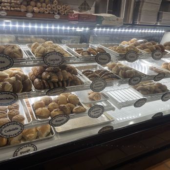 UNIVERSAL BAKERY - Updated July 2024 - 50 Photos & 14 Reviews - 1946 ...