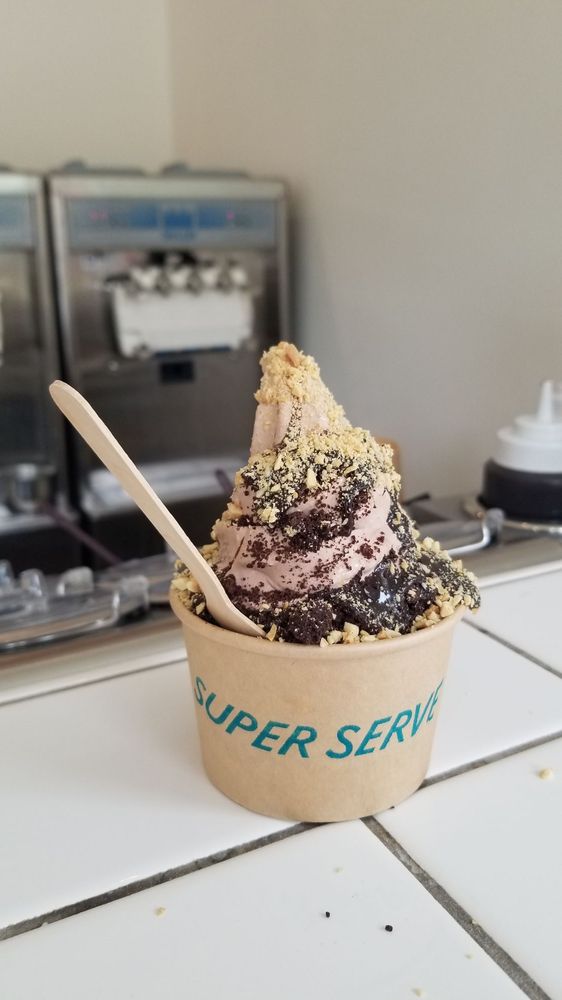 SUPER SERVE - Updated August 2025 - 35 Photos - 562 Dundas Street W ...