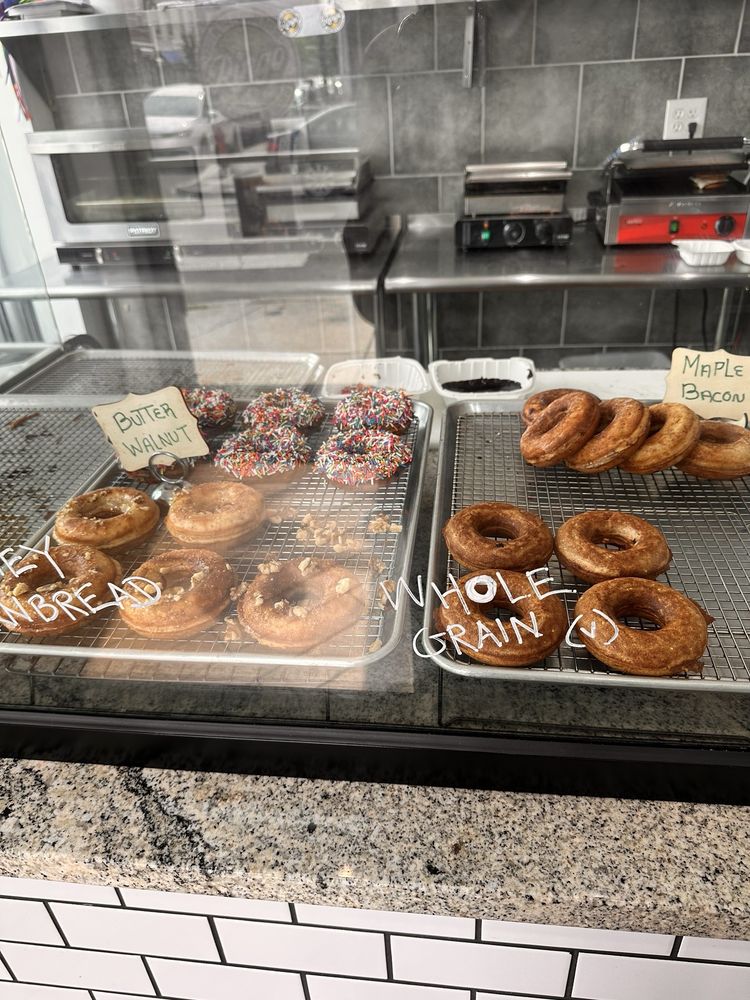 RINGO COFFEE & DONUTS - Updated August 2025 - 25 Photos - 2001 Federal ...