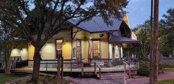 PUFFABELLY’S OLD DEPOT RESTAURANT - Updated December 2025 - 119 Photos ...