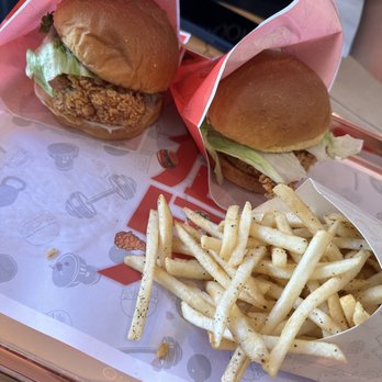 MACHO BURGER - Updated May 2024 - 132 Photos & 40 Reviews - 227 W ...