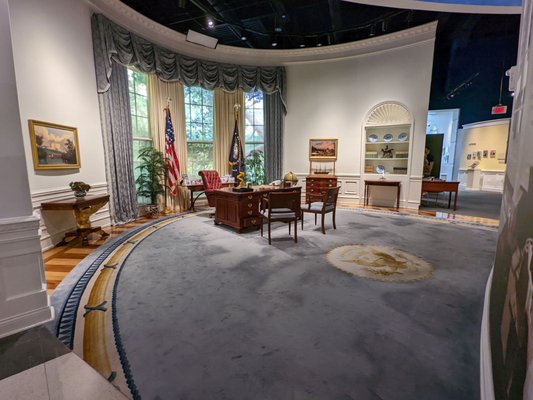 GEORGE H.W. BUSH PRESIDENTIAL LIBRARY AND MUSEUM - Updated September ...