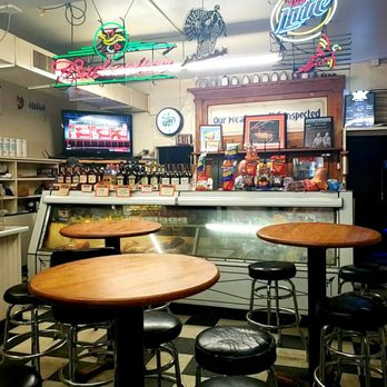 MANOLIS GUS GROCERY - Updated January 2026 - 20 Reviews - 47 3rd St SW ...