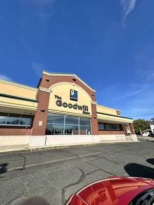 GOODWILL NYNJ STORE & DONATION CENTER - Updated October 2025 - 22 ...