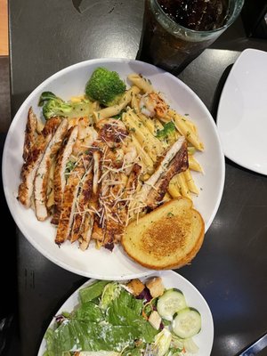 BOMBSHELLS RESTAURANT & BAR - 141 Photos & 184 Reviews - 14191 ...