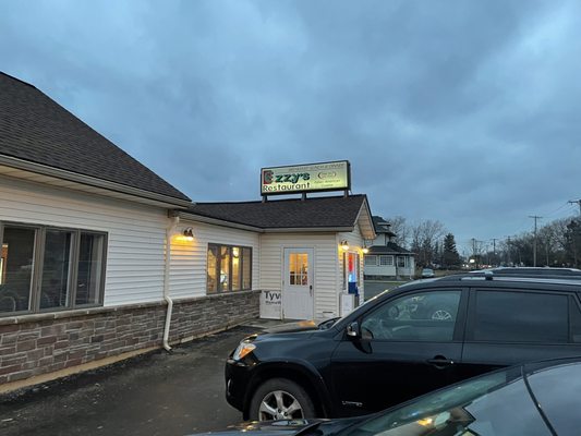EZZY’S RESTAURANT - Updated October 2025 - 28 Photos & 31 Reviews - 885 ...