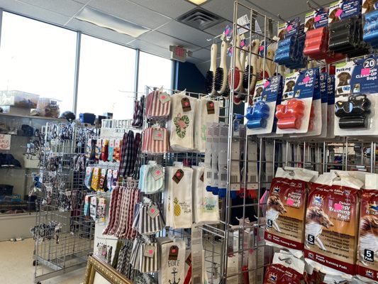 GOODWILL - Updated December 2025 - 28 Reviews - 2550 N High St ...