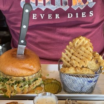 DA BURGER WING HUB - Updated March 2025 - 372 Photos & 142 Reviews - 93 ...