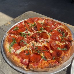 AVIATOR PIZZA & DRAFTHOUSE - Updated May 2025 - 360 Photos & 475 ...