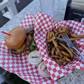 TOWN HALL BURGER & BEER - DURHAM - 481 Photos & 514 Reviews - 7830 Hwy ...