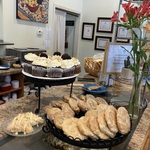 THE COURTYARD CAFE & BAKERY - 155 Photos & 250 Reviews - 55 E Williams ...