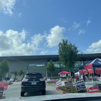 WEST PEARLAND LIBRARY - Updated September 2025 - 130 Photos & 35 ...