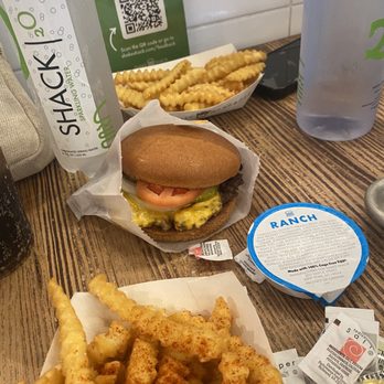 SHAKE SHACK DOWNTOWN NASHVILLE - Updated July 2025 - 57 Photos & 68 ...