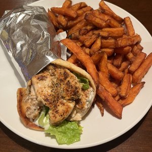 WHEELOCK INN - 13 Photos & 18 Reviews - 82 Wheelock Ave, Millbury, MA ...