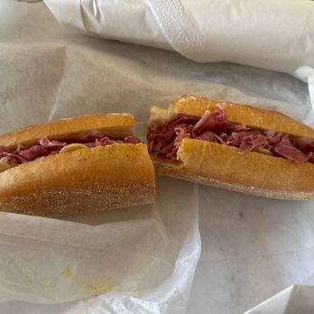 DEE’S DELI - Updated December 2025 - 99 Photos & 164 Reviews - 1296 ...