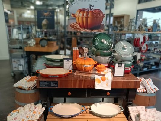 SUR LA TABLE - Updated January 2026 - 170 Photos & 63 Reviews - 803 ...