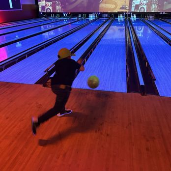 BOWLERO PASADENA - Updated May 2024 - 196 Photos & 190 Reviews - 3545 E ...