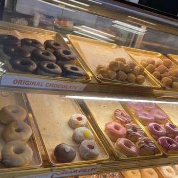 YOYO DONUTS - Updated December 2025 - 154 Photos & 72 Reviews - 1919 ...