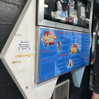 SUPERDAWG DRIVE-IN - Updated September 2025 - 1459 Photos & 2051 ...