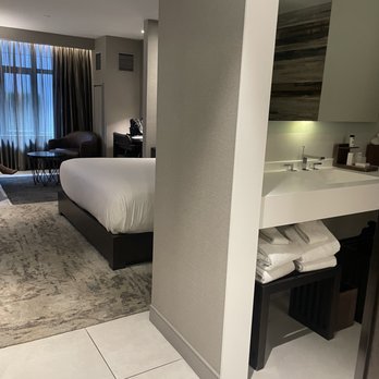 THE ROW HOTEL AT ASSEMBLY ROW, AUTOGRAPH COLLECTION - Updated June 2025 ...