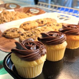 SWEET TOOTH CAFE & CAKES - Updated July 2025 - 51 Photos & 13 Reviews ...