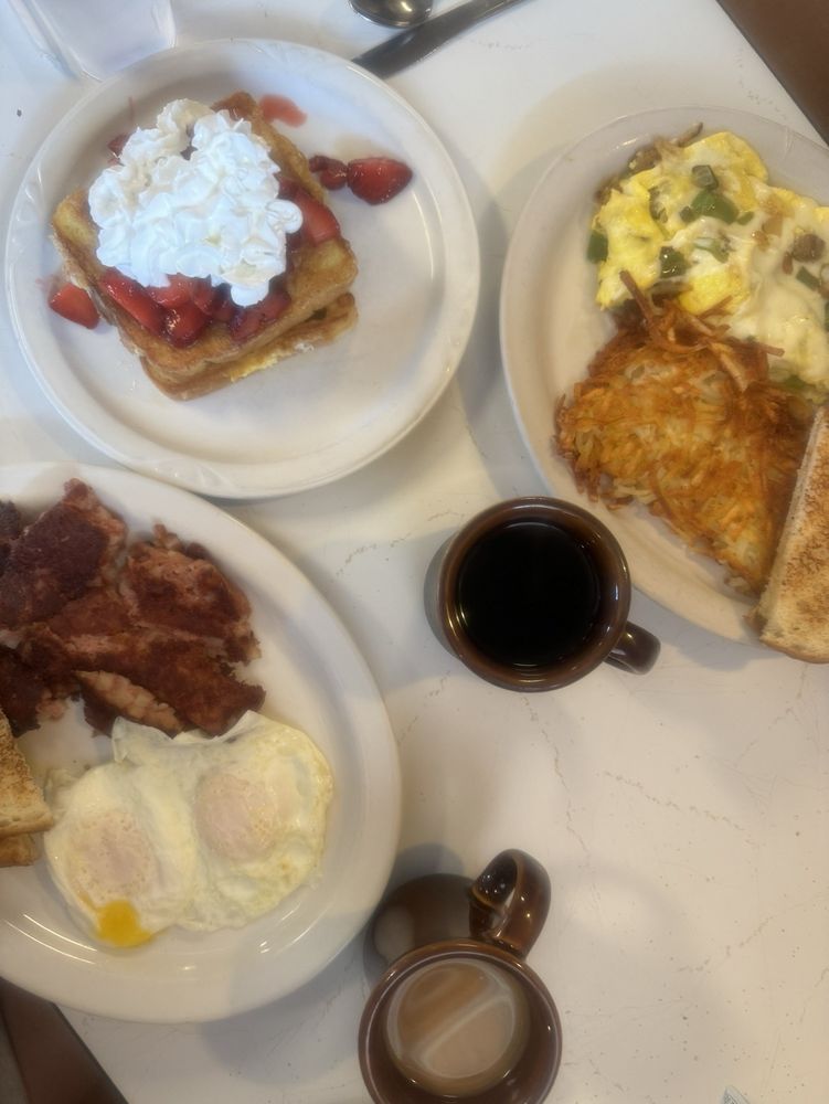 CURVE-IN CAFE - Updated October 2025 - 21 Photos & 20 Reviews - 1000 E ...