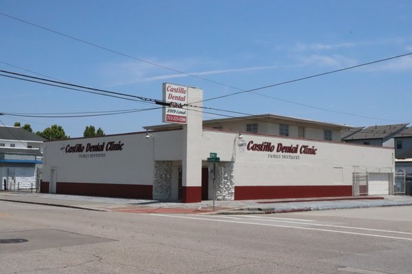 CASTILLO DENTAL CLINIC - Updated November 2025 - 26 Photos - 2919 Canal ...