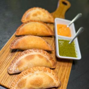 THE DUTCH HOUSE TAVERN - Updated July 2024 - 66 Photos & 114 Reviews ...