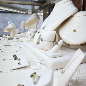 ICEBOX DIAMONDS & WATCHES - Updated December 2025 - 61 Photos & 155 ...