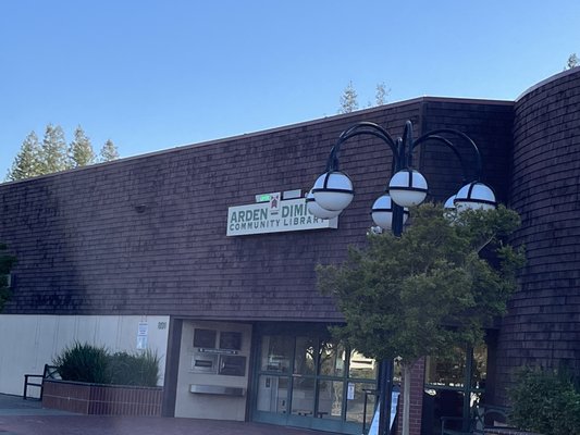 SACRAMENTO PUBLIC LIBRARY - Updated December 2025 - 26 Photos & 31 ...