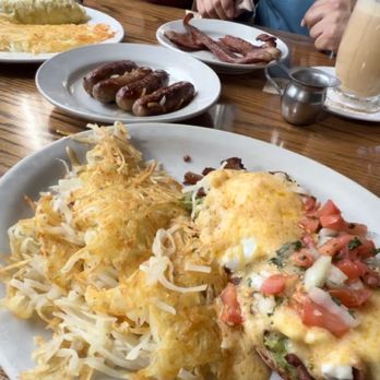 CHESTNUT COTTAGE RESTAURANT - 446 Photos & 475 Reviews - 929 E Front St ...