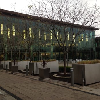 WHITBY PUBLIC LIBRARY - Updated December 2025 - 11 Photos - 405 Dundas ...