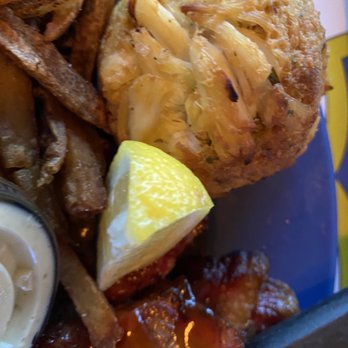 CRABCAKE FACTORY BAYSIDE - Updated July 2024 - 305 Photos & 243 Reviews ...