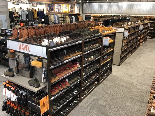 BOOT BARN - Updated March 2025 - 19 Photos & 12 Reviews - 2501 W Happy ...