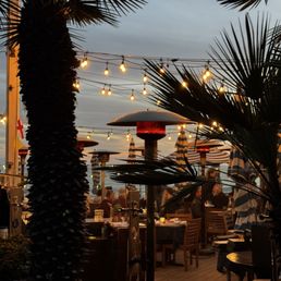 BOATHOUSE AT HENDRY’S BEACH - Updated December 2025 - 5148 Photos ...