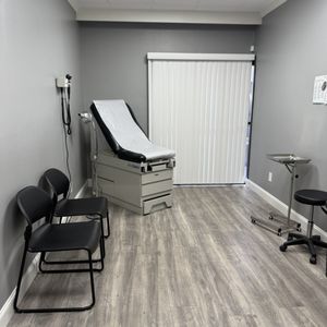 ACCELERATED URGENT CARE - Updated December 2025 - 112 Reviews - 6789 N ...