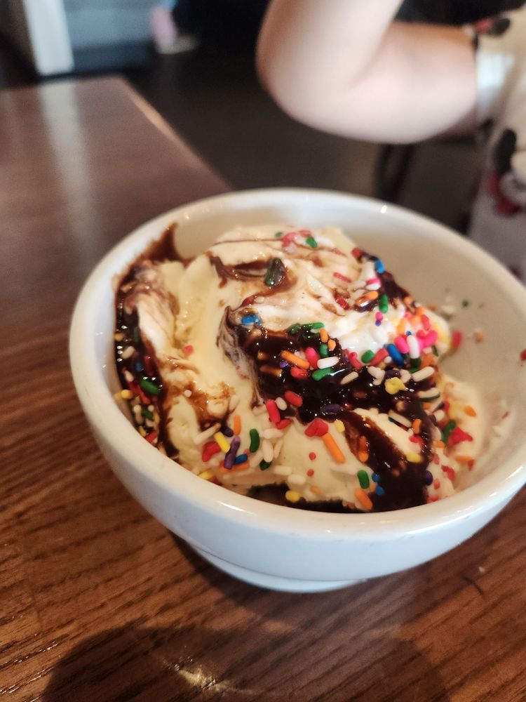 THE TRAIL HOUSE - Updated September 2025 - 398 Photos & 350 Reviews ...