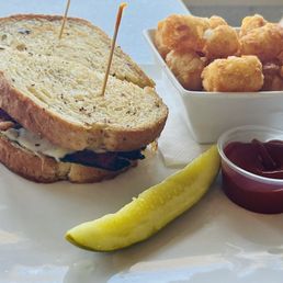 PUB 235 - Updated October 2025 - 193 Photos & 247 Reviews - 235 N Ave ...