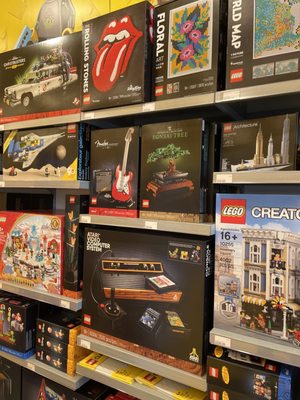THE LEGO STORE - 338 Photos & 112 Reviews - 1450 Ala Moana Blvd ...