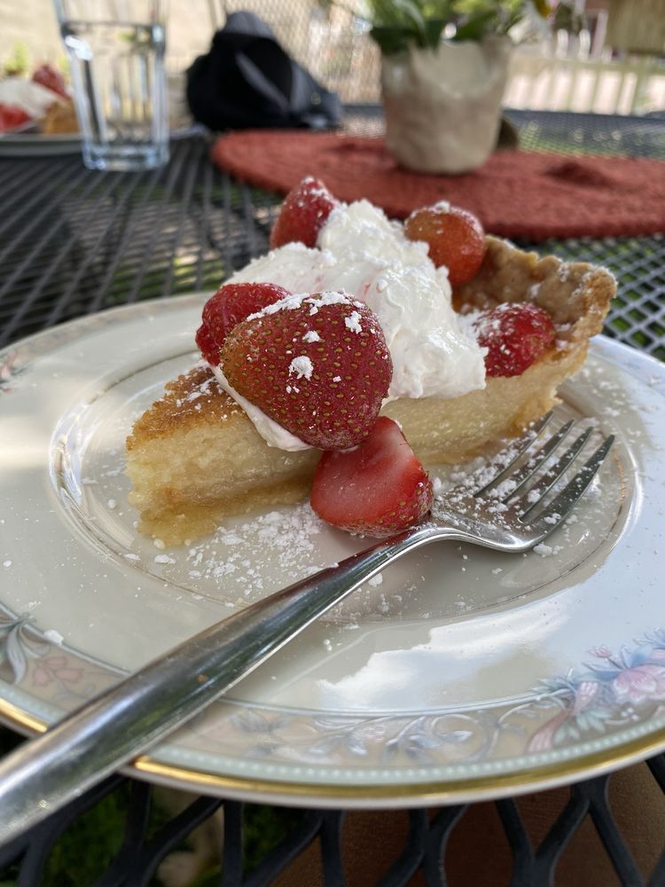 THE AMBOY COTTAGE CAFE - Updated October 2025 - 18 Photos & 37 Reviews ...