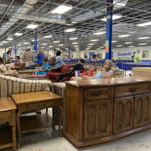 GOODWILL OUTLET STORE - 19 Photos & 33 Reviews - 330 Benigno Blvd ...