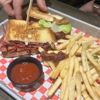 FREEDOM BEAT - Updated May 2024 - 875 Photos & 421 Reviews - 206 N 3rd ...