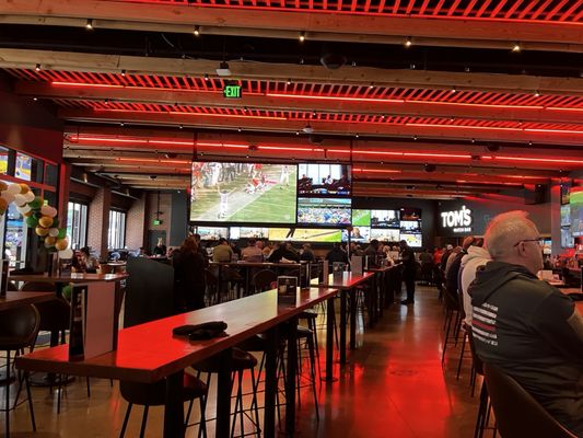 TOM’S WATCH BAR - Updated October 2025 - 153 Photos & 71 Reviews - 140 ...