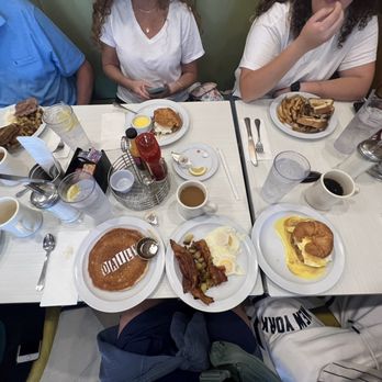 THE DAILY DINER - Updated December 2025 - 133 Photos & 66 Reviews - 240 ...