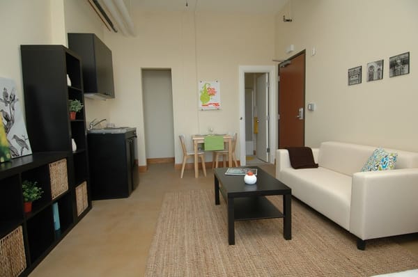 ROSSLYN LOFTS - 28 Photos & 50 Reviews - Apartments - 451 S Main St ...