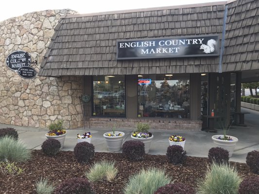 ENGLISH COUNTRY MARKET - Updated October 2025 - 5615 Summitview Ave ...