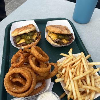 THE FRIENDLY TAVERN - Updated December 2024 - 616 Photos & 535 Reviews ...