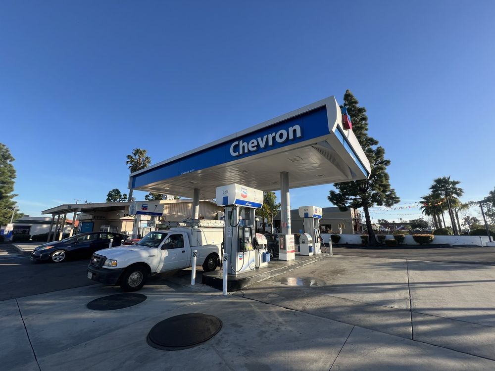 CHEVRON - Updated April 2026 - 122 Photos & 17 Reviews - 6949 Linda ...