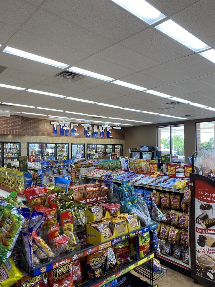 PAK-A-SAK - 11 Photos - 1300 Avenue F NW, Childress, Texas ...